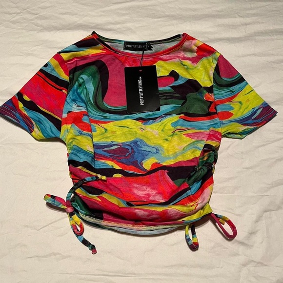PrettyLittleThing | Tops | Multicolor Abstract Crop Top | Poshmark